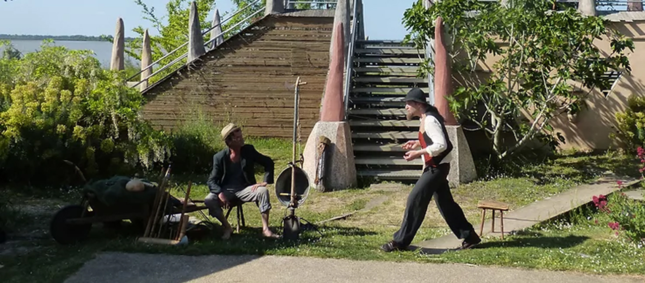Les Beaux Jours : TOUS LES CHEMINS MENENT AU JARDIN - Le Prunier Sauvage